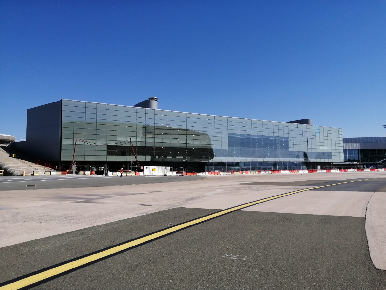 Terminal T1 CDG handover – Simeon